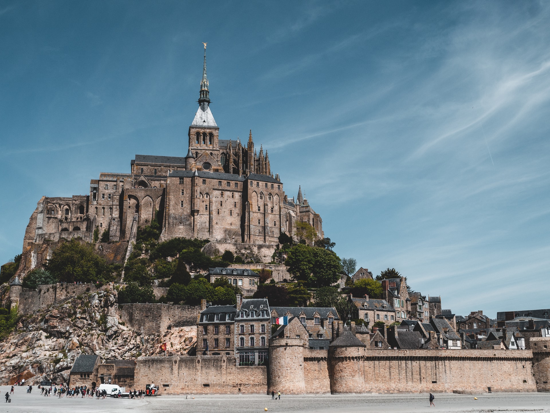 15 Famous Landmarks of France and their history - Museum Facts