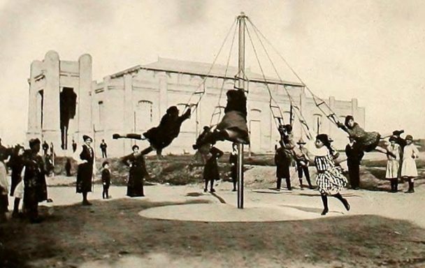 Top 15 Dangerous Playgrounds- history in pictures - Museum Facts