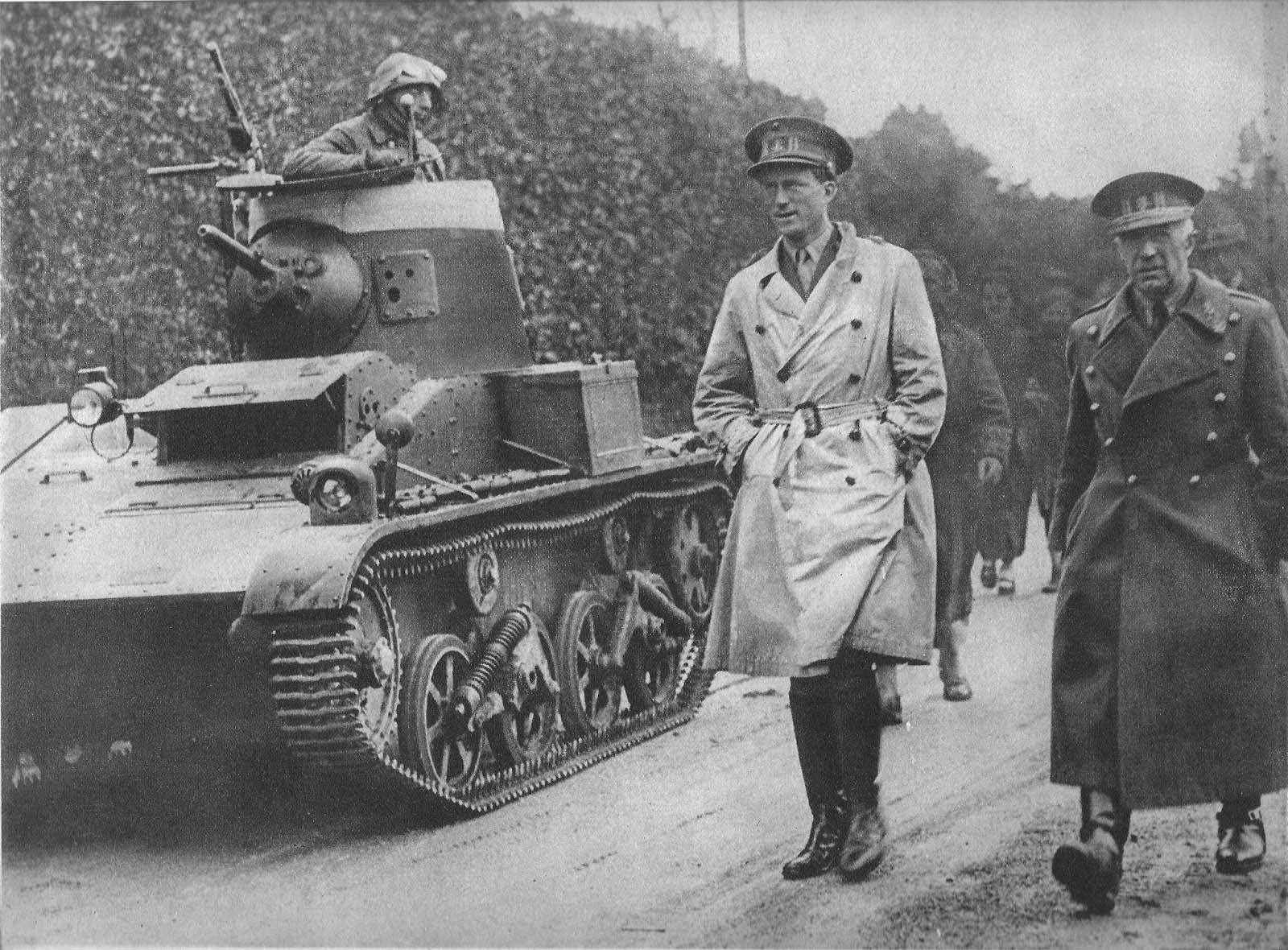 Military Fashion during World War II- in pictures - Museum Facts