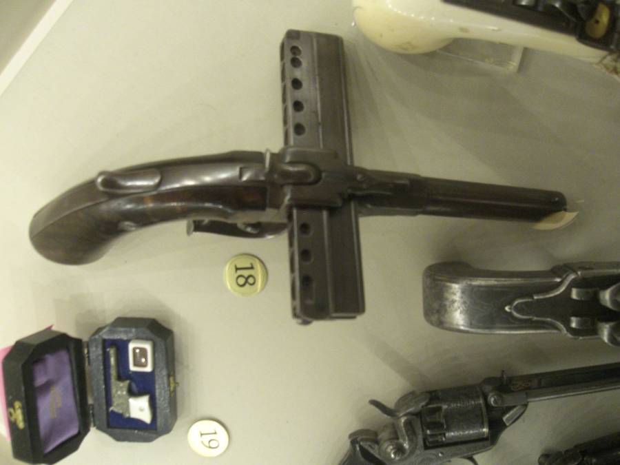 15 Weird (Yet Deadly) Weapons in History - Museum Facts